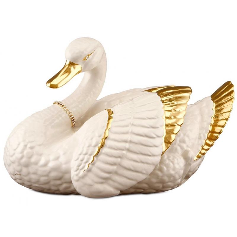 Stylish ceramic swan