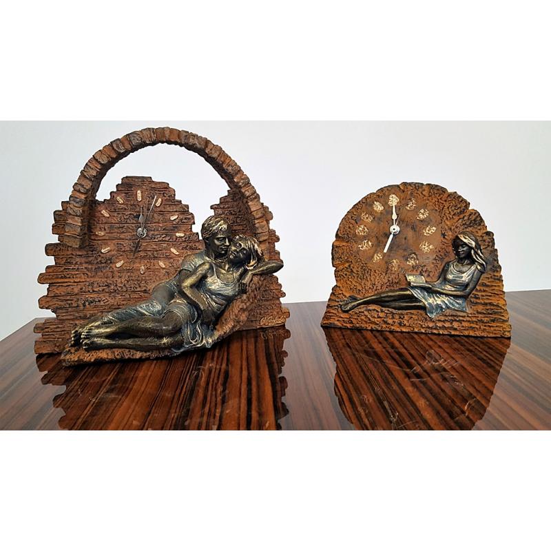Avant-garde clock with statuette